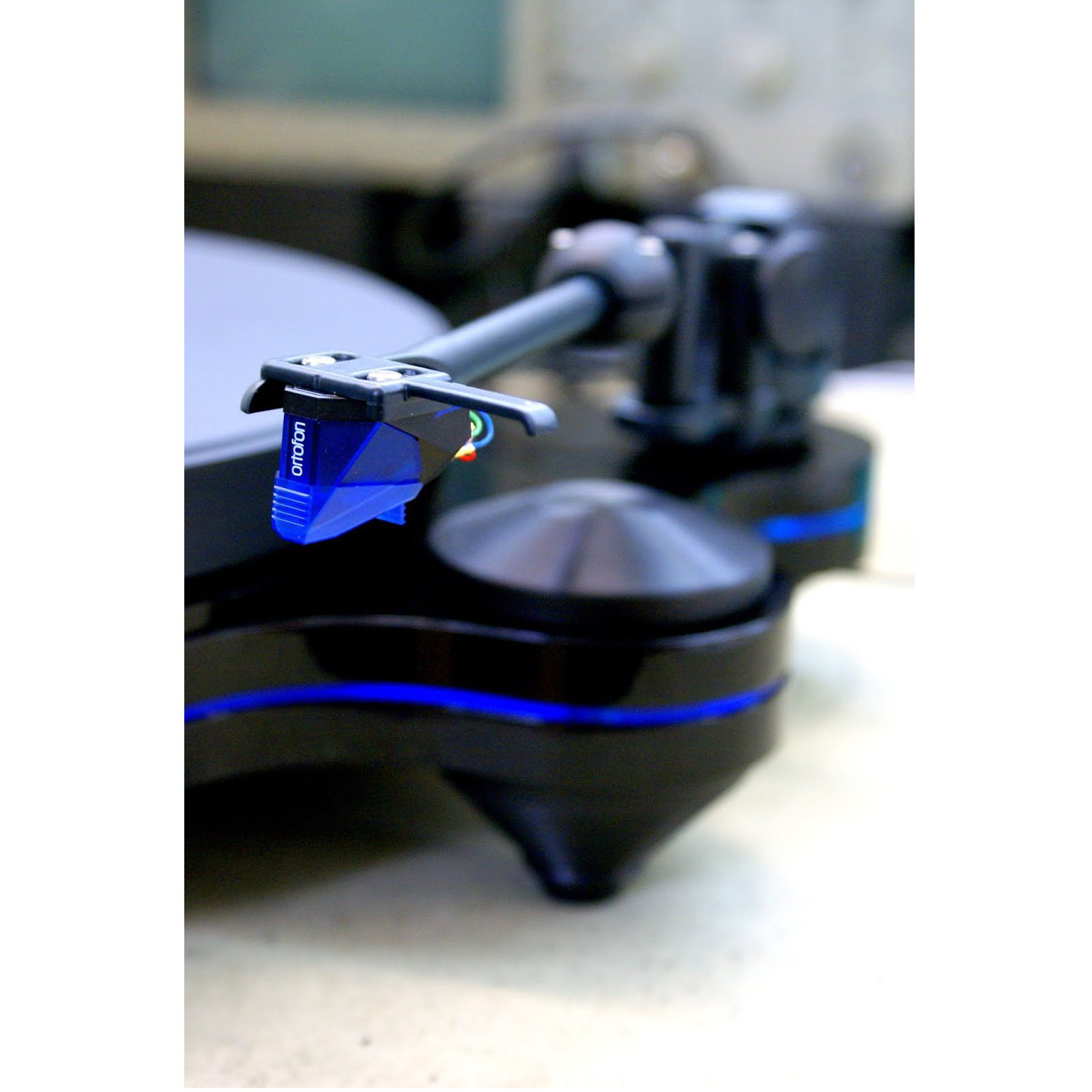 Oracle Origine CT Turntable with Ortofon Blue MM Cartridge | Galen ...